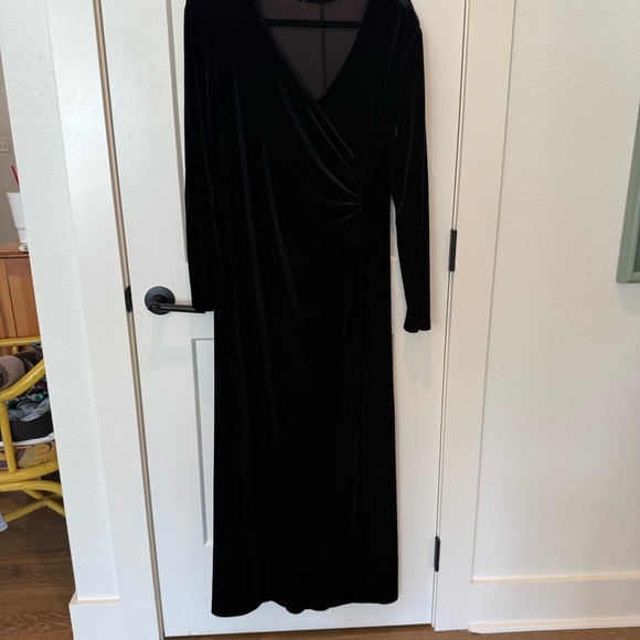 Unbranded | Dresses | Unbranded Ladies Black Velvet Dress Guessing Size ...